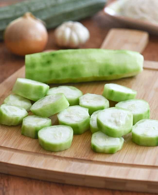 Quick and Easy MIswa at Patola Soup - Kawaling Pinoy