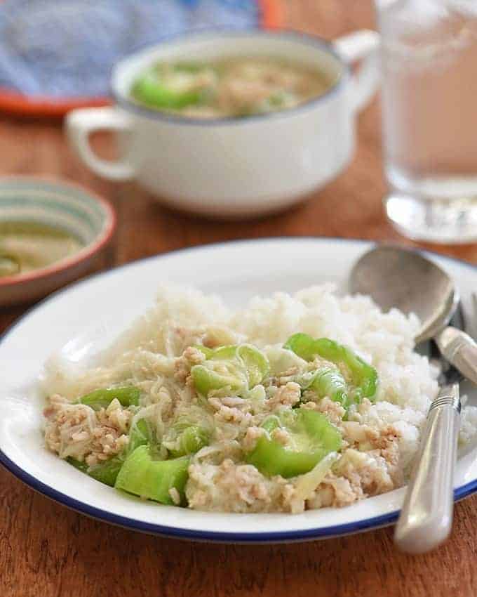 Quick and Easy MIswa at Patola Soup - Kawaling Pinoy