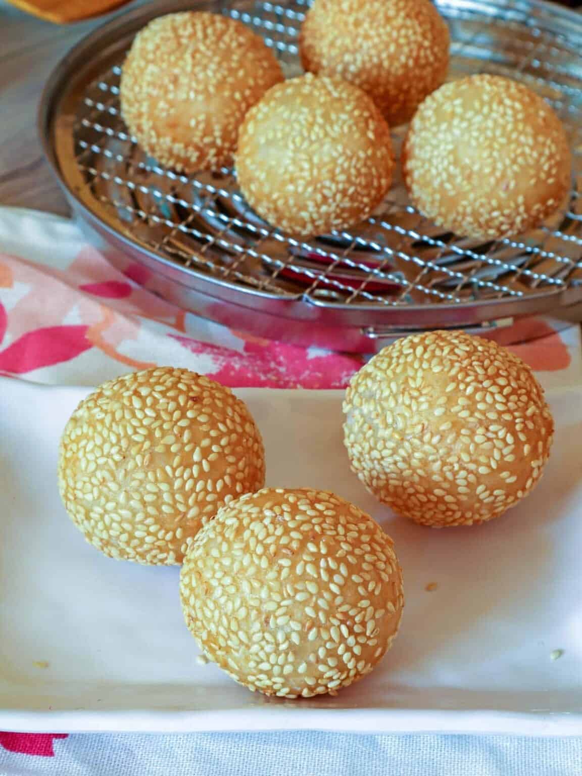 Buchi with Red Bean Filling (Sesame Balls) - Kawaling PInoy