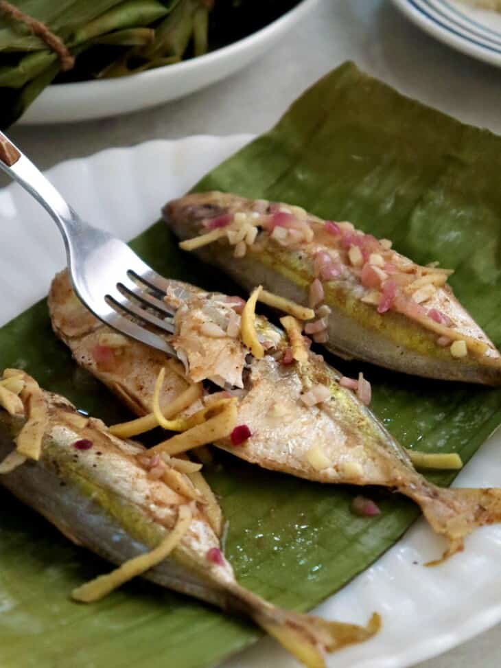 Banana-wrapped Salay-Salay Fish - Kawaling Pinoy