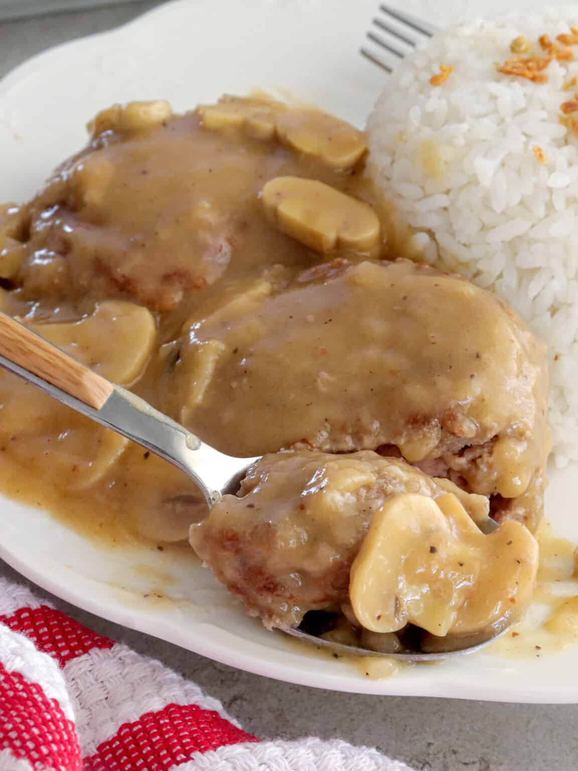 Burger Steak with Mushroom Gravy - Kawaling Pinoy