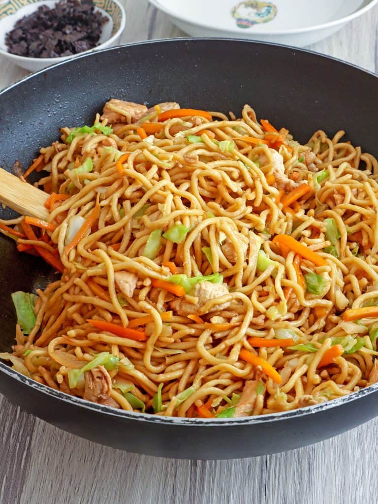 Easy Chicken Yakisoba - Kawaling Pinoy