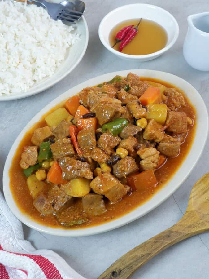 Filipino Pork Menudo With Fresh Tomatoes Kawaling Pinoy filipino-pork-menudo-with-fresh-tomatoes-kawaling-pinoy