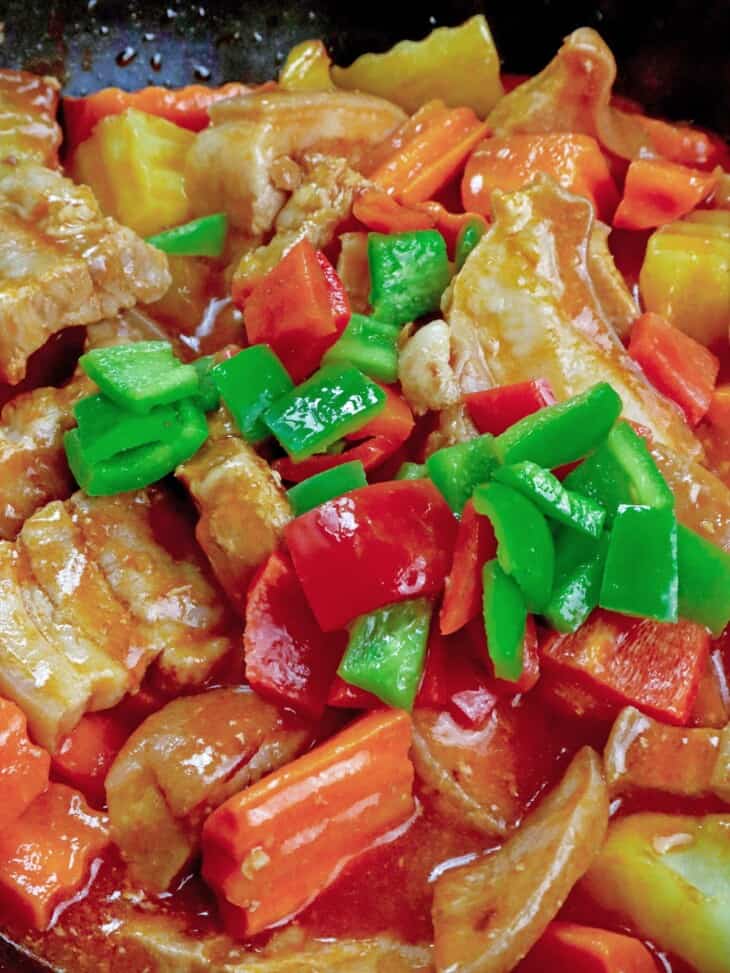 Pork Afritada (Afritadang Baboy) - Kawaling Pinoy