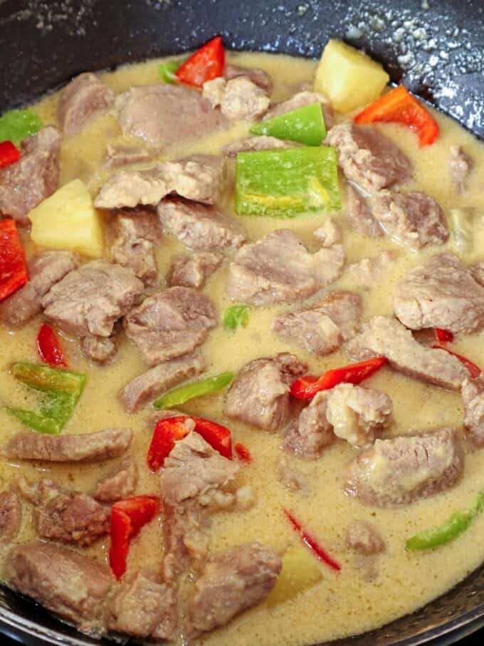 Pininyahang Baboy (Creamy Pineapple Pork) - Kawaling PInoy