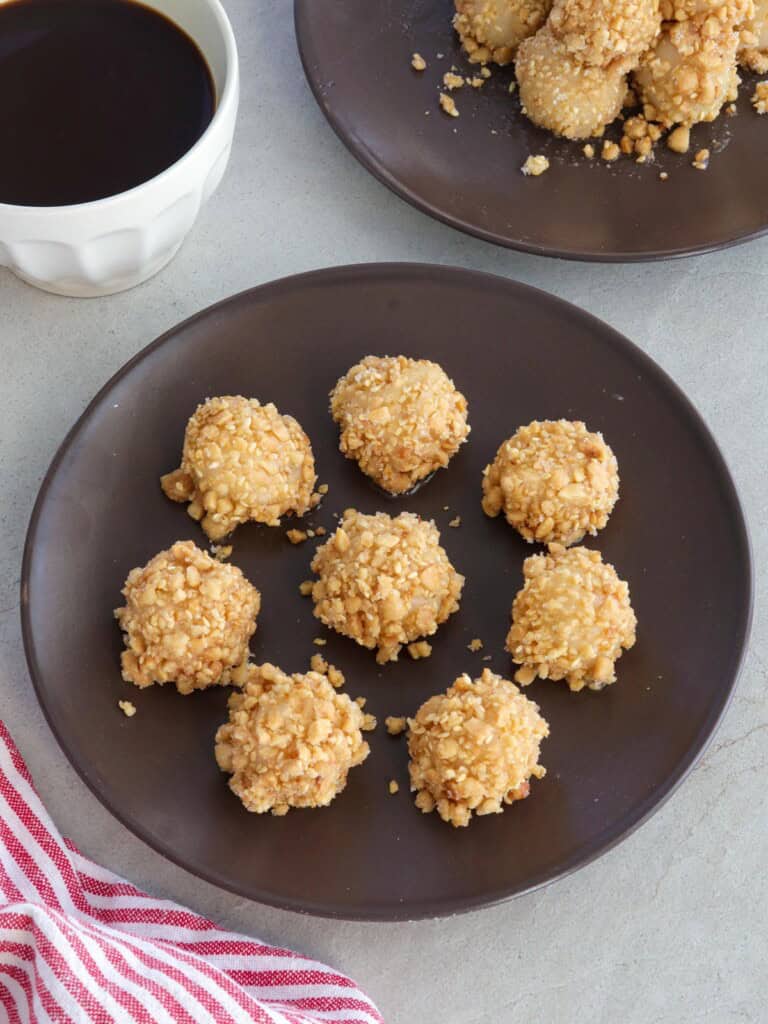 Sticky Rice Balls with Peanuts - Kawaling Pinoy