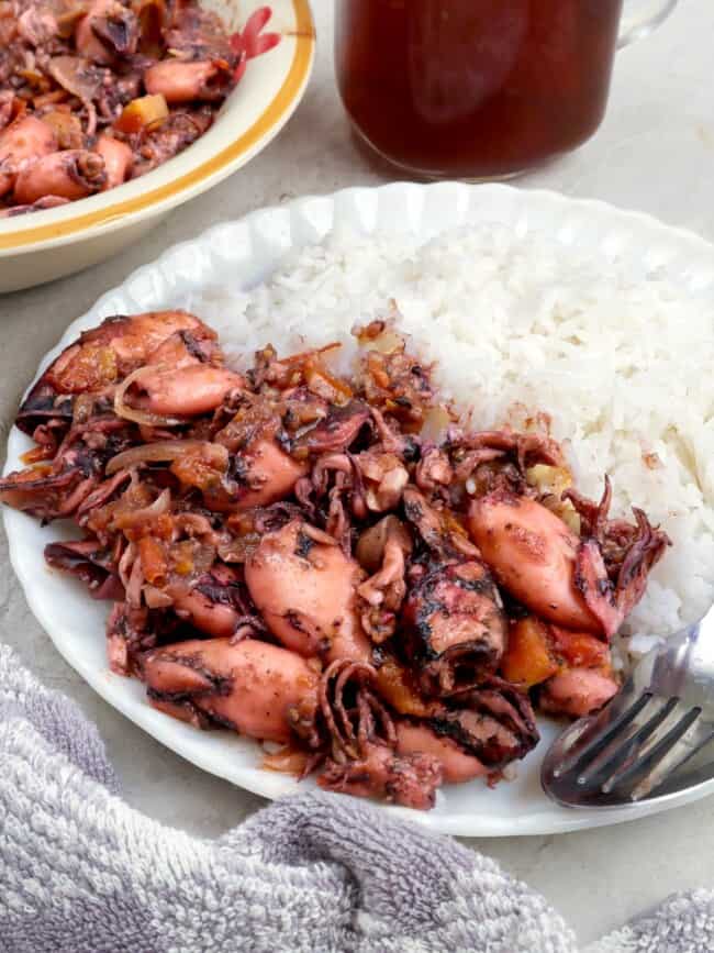 Ginisang Pusit (Squid with Tomatoes) - Kawaling Pinoy