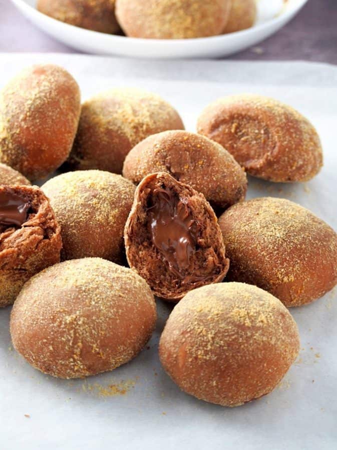 Chocolate Pandesal with Nutella Filling - Kawaling Pinoy