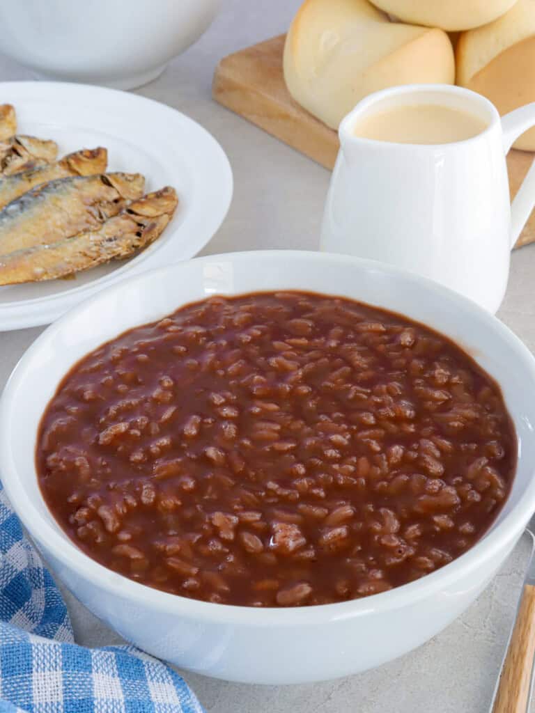 Champorado (Chocolate Rice Porridge) - Kawaling Pinoy